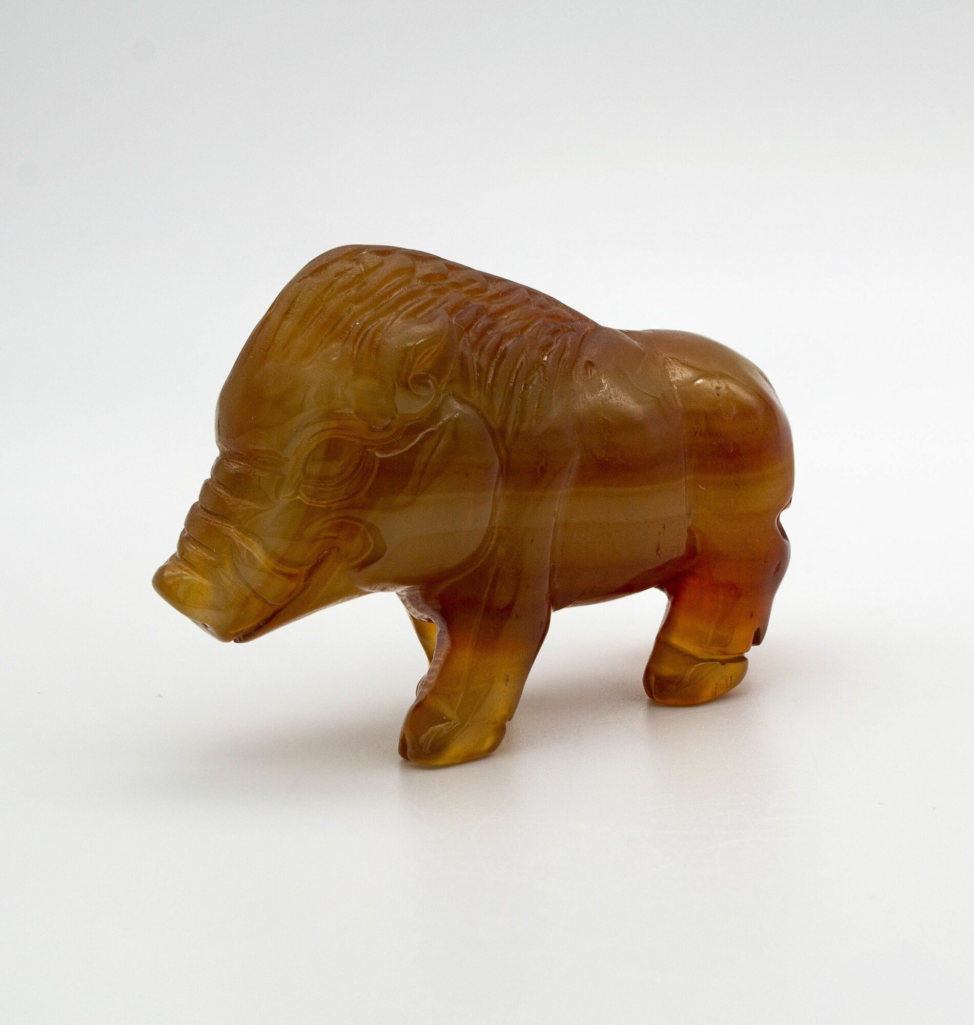 Статуэтка вепря из сердолика 4