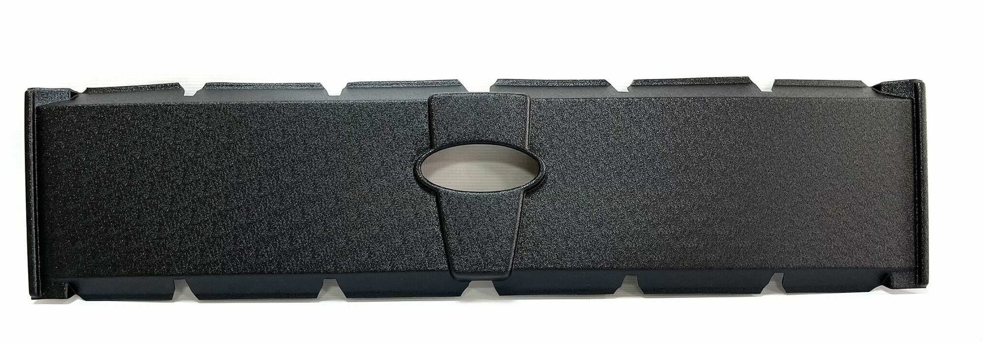 Зимняя защита радиатора на Лада Нива 4х4 с решеткой старого образца с овальным шильдиком