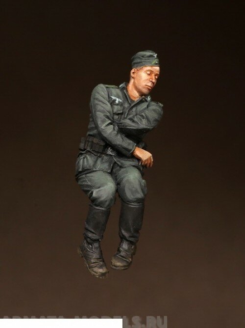 3573SOGA Sleeping german panzergrenadier.