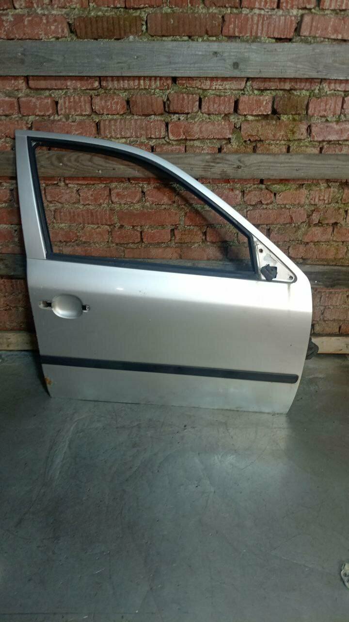 Дверь передняя правая Skoda Octavia 1998