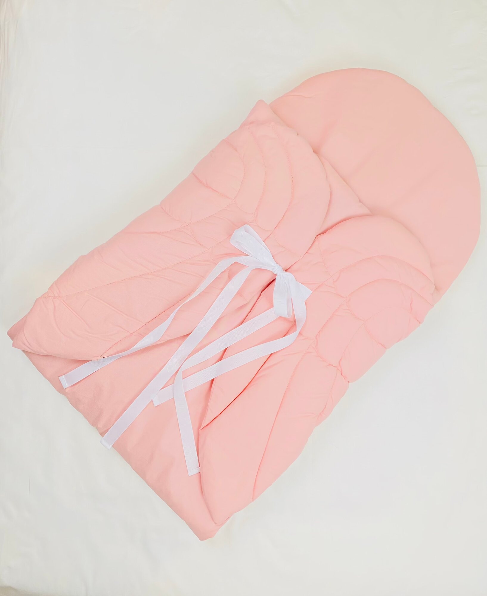 Конферт для новорожденных ортопедический Ангельские крылья, розовый