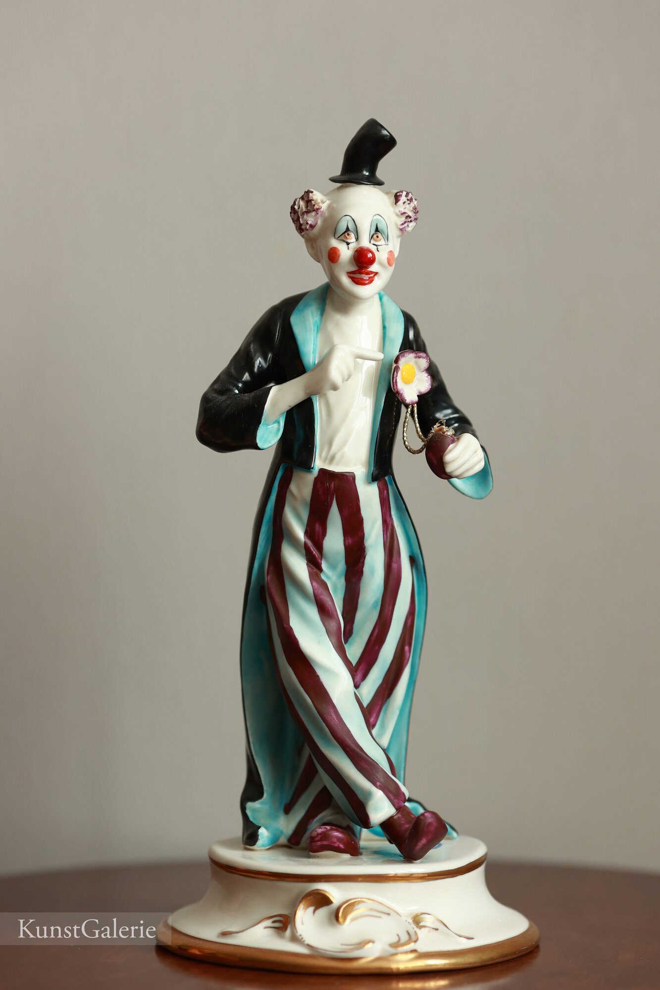 Фарфоровая статуэтка "Клоун шутник" Каподимонте, Виллари - Сlоwn Sсherzеtto, Сesare Villari, Capodimonte - Made in Italy