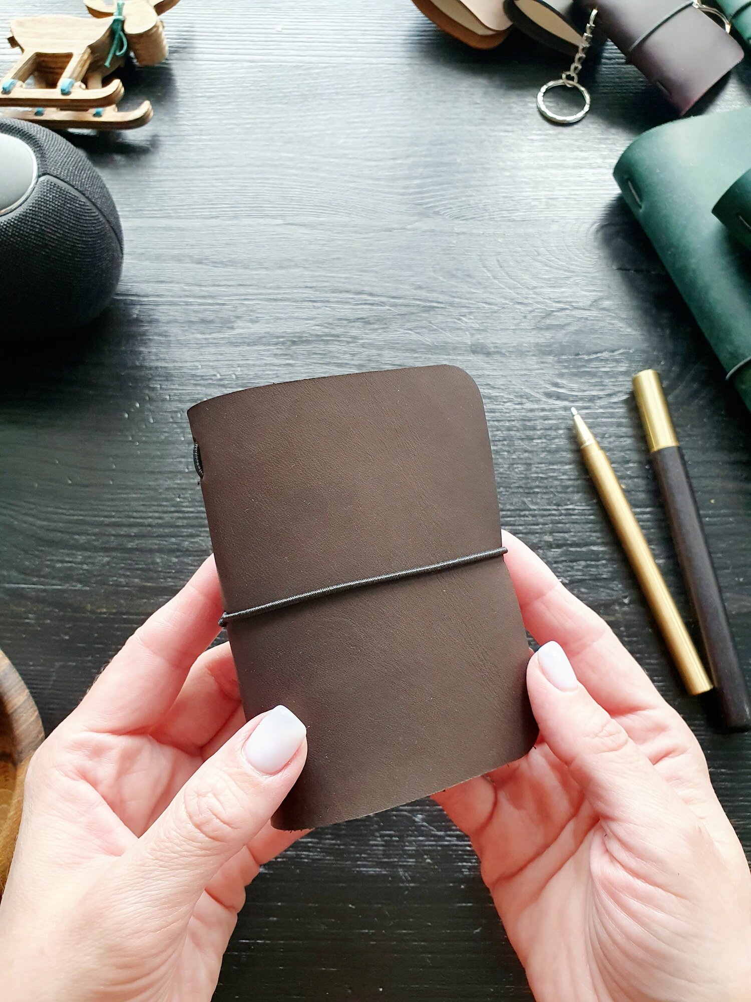 Блокнот формата А7 (8,5х11см) в обложке из натуральной кожи со сменными тетрадями / записная книжка