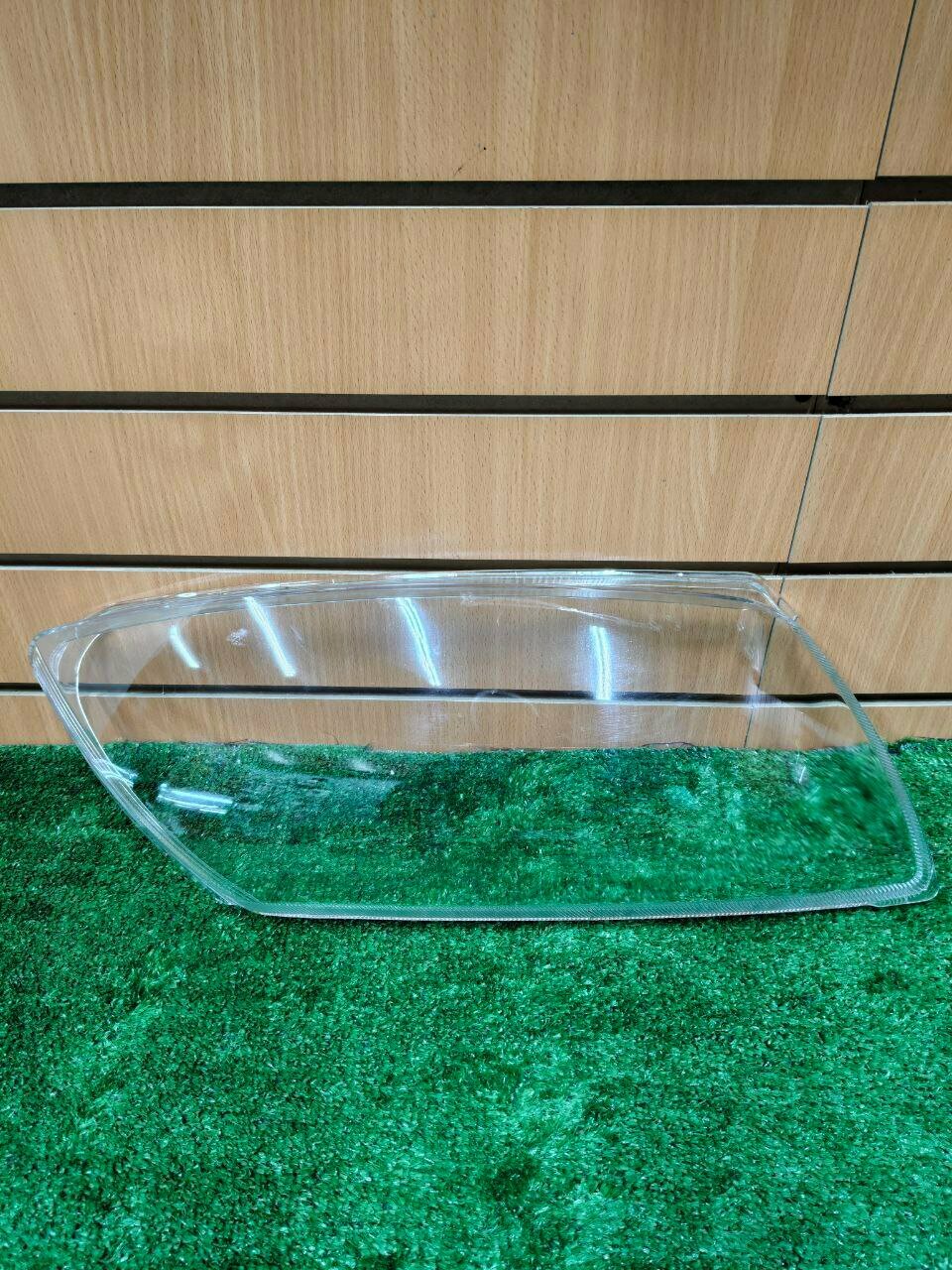 Стекло фары для Ваз 2190 Гранта правое пластик формула света