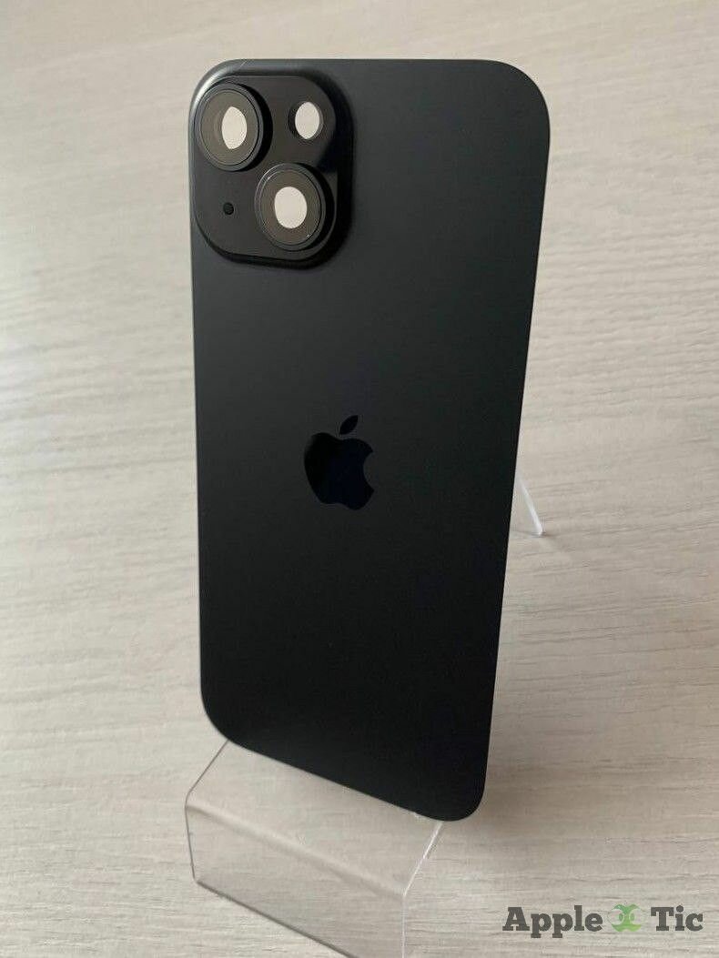 Задняя крышка iPhone 15 в сборе с окошками камеры (Black) черная