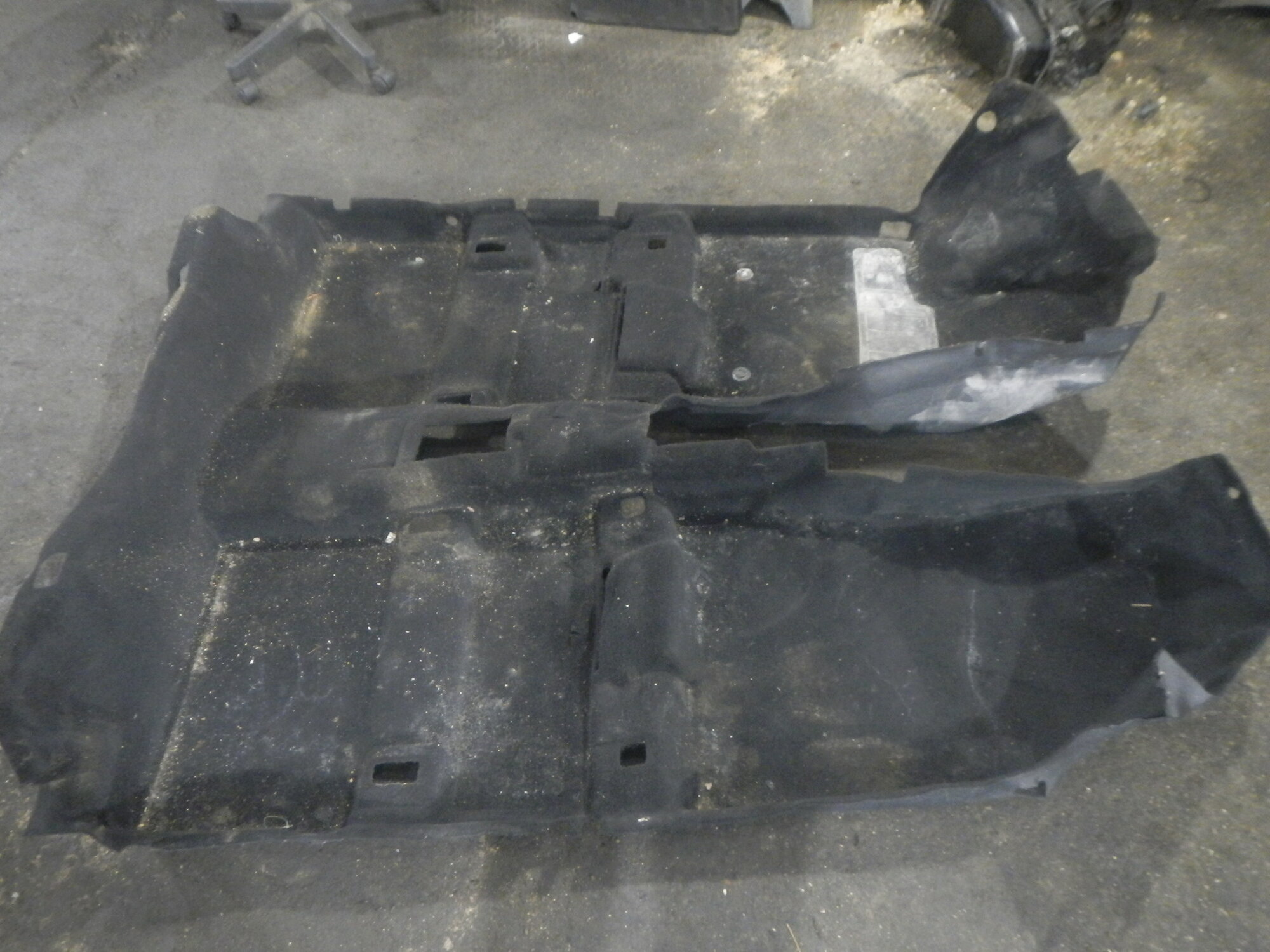 Б/У Покрытие напольное (ковролин), ВАЗ (VAZ)-LADA VESTA (веста) LADA VESTA (Веста) седан Грязное. 566863 LADA арт. 845003...