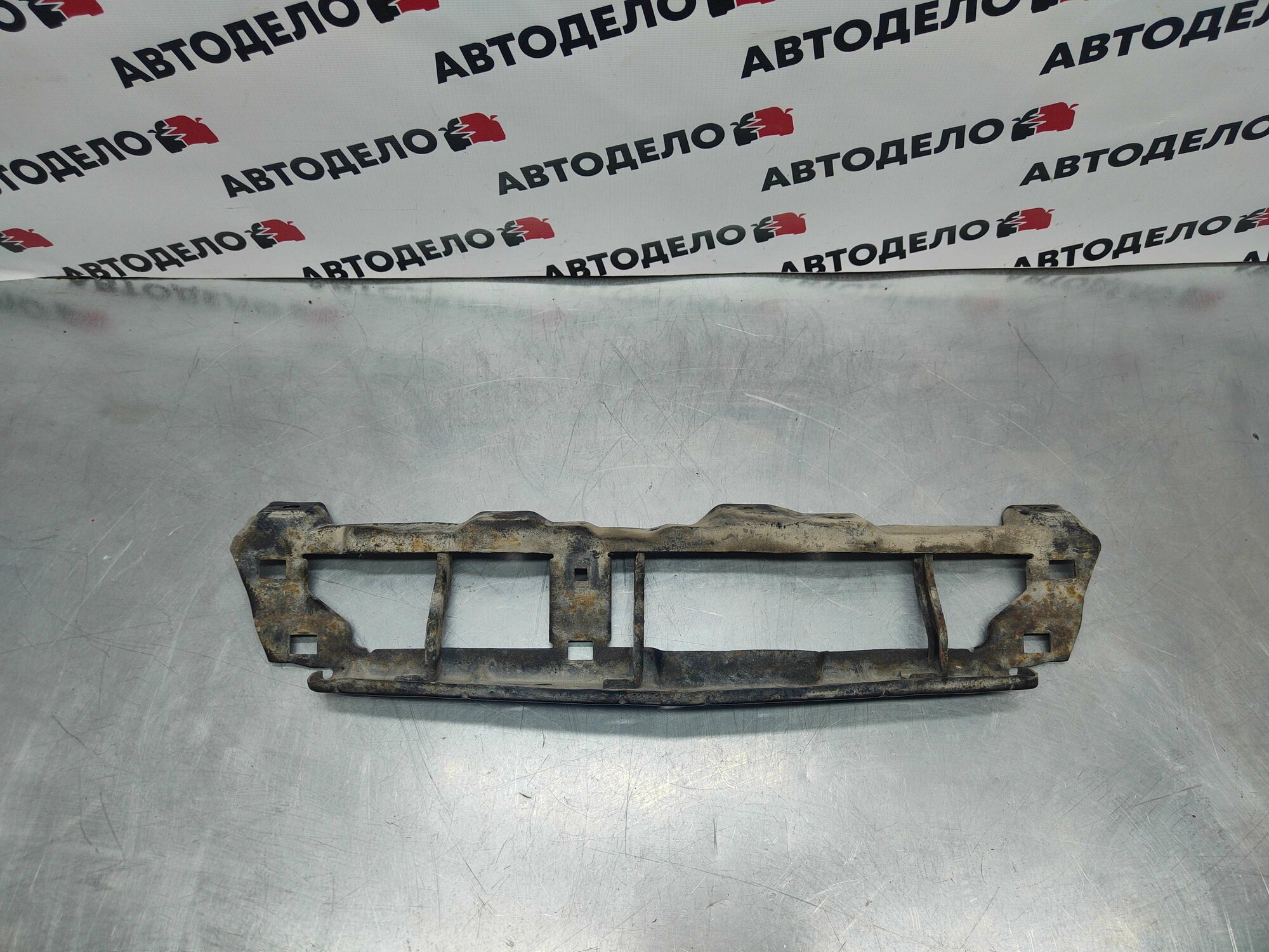 Кронштейн решетки радиатора Mitsubishi Eterna E53A