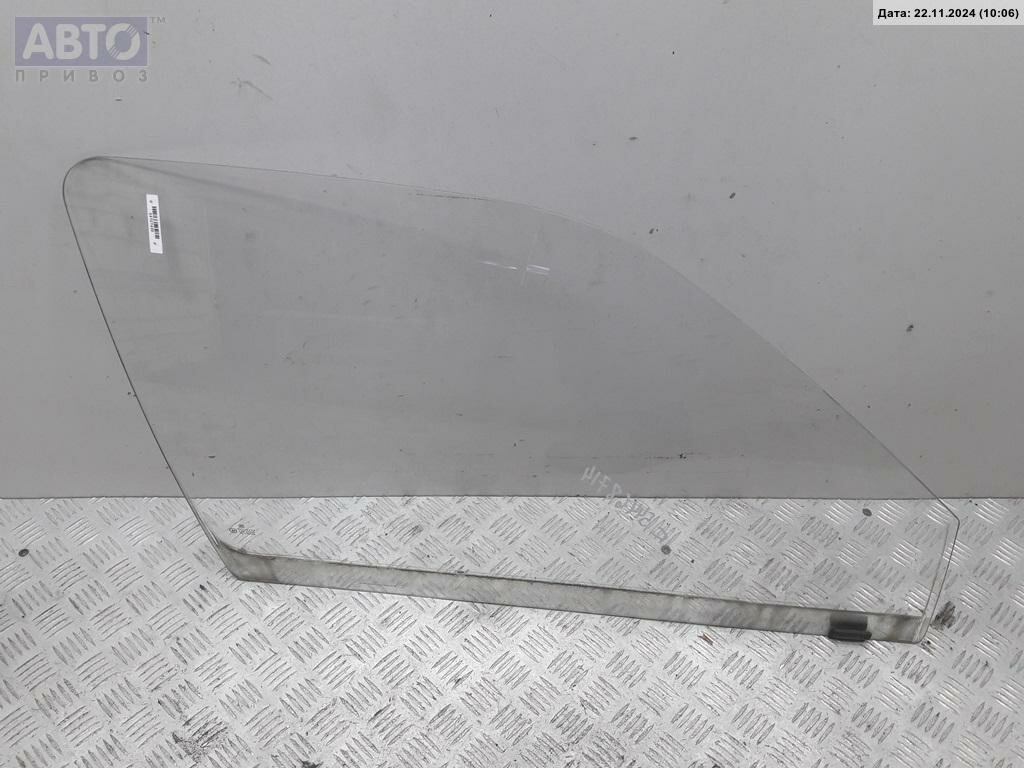 Стекло двери передней правой Volkswagen Golf-3