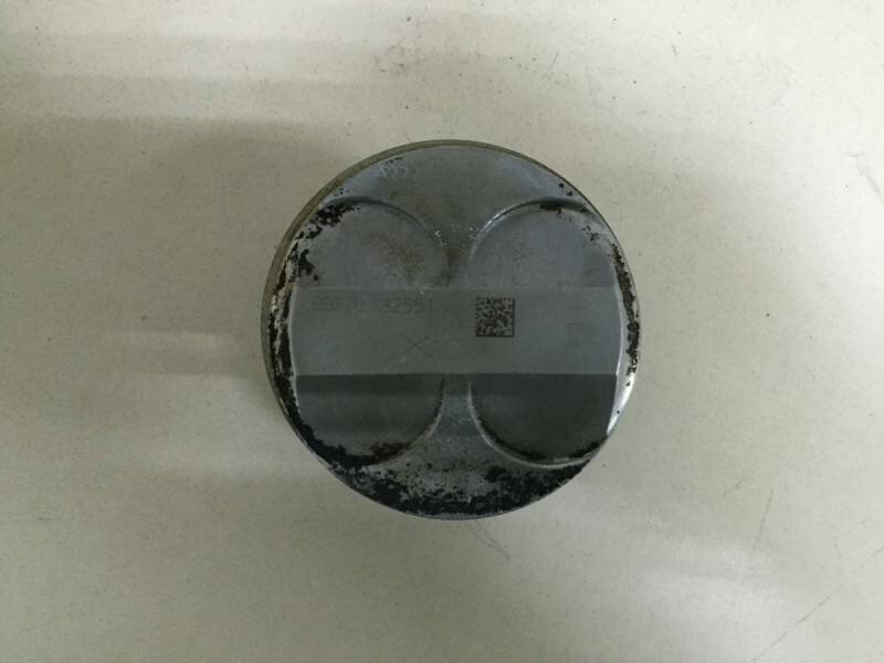 Поршень Mercedes-Benz ML-Class W164 2005-2011 кат.номер: A2720301018 A2720301318 A2720304017