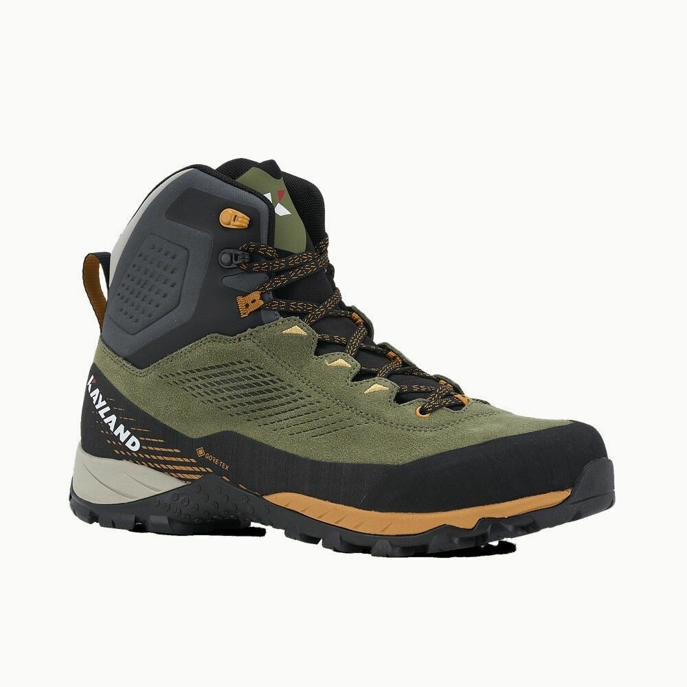Ботинки Kayland VISION GTX Vision GTX - одна из новых моделей в каталоге Kayland, предназначенная для тех, кто ищет надежного спутника для своих походов, способного удовлетворить потребности в комфорте и производительности даже на самых сложных трассах. ВЕРХ И ПОДКЛАДКА На фоне других новинок в своей категории Vision GTX сразу же выделяется своей очаровательной эстетикой, характеризующейся четкими линиями и инновационными узорами горячего прессования на верхней части. Уникальной особенностью обуви является воротник с рельефной поверхностью, который обеспечивает большую защиту вокруг голеностопной кости и формирует щиколотку, предотвращая скручивания, сохраняя при этом высокий уровень комфорта. Центральная часть обуви почти полностью выполнена из замши, что обеспечивает идеальную адаптацию к ноге. В нижнюю часть обуви добавлена полиуретановая полоска, которая охватывает весь верх, не утяжеляя обувь, что обеспечивает максимальную защиту и долговечность. Для дополнительной защиты носок выполнен из резины. Внутренняя мембрана обуви Gore-Tex Extended Comfort обеспечивает максимальный климатический комфорт. ПОДОШВА Двухцветная промежуточная подошва из ЭВА двойной плотности обеспечивает максимальную легкость, устойчивость и амортизацию. Подошва Vibram® Multiverse специально разработана для пересеченной местности с функциональными выступами, максимальным сцеплением с пяткой и прочной поверхностью на носке для обеспечения безопасности. Vision GTX также имеет улучшенную подошву с еще более рельефной структурой для обеспечения максимального сцепления. Внутренняя полиуретановая стелька достаточно толстая, чтобы обеспечить хорошую амортизацию даже при самых сложных походах. ШНУРОВКА Система шнуровки разработана с учетом технических особенностей обуви, а язычок hotmad обеспечивает устойчивость к сжатию даже при очень плотной шнуровке., размер EU 42 USm 9 СМ 27, зеленый — фото 1