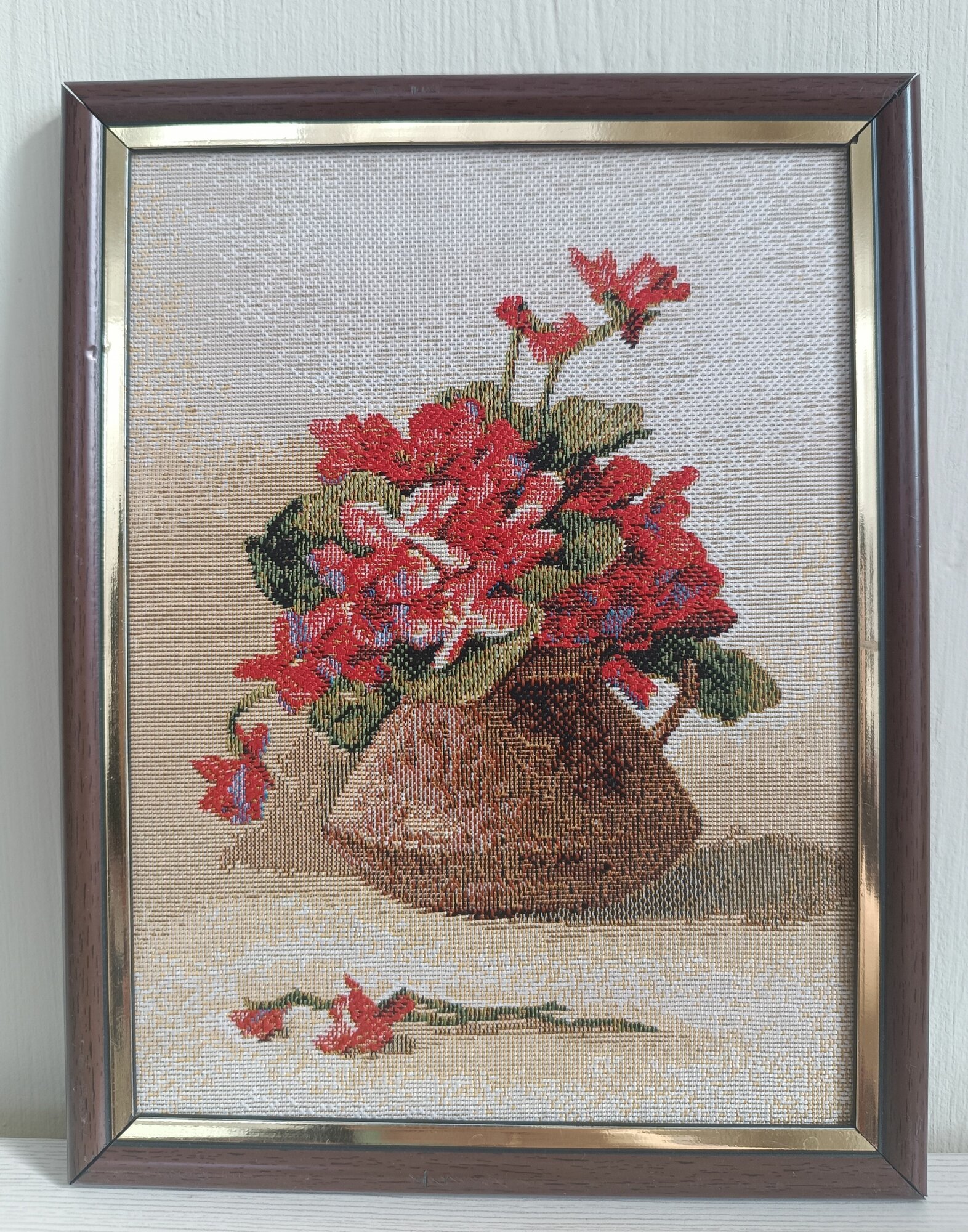 Картина гобеленовая "Букетик красных цветов" 17х22