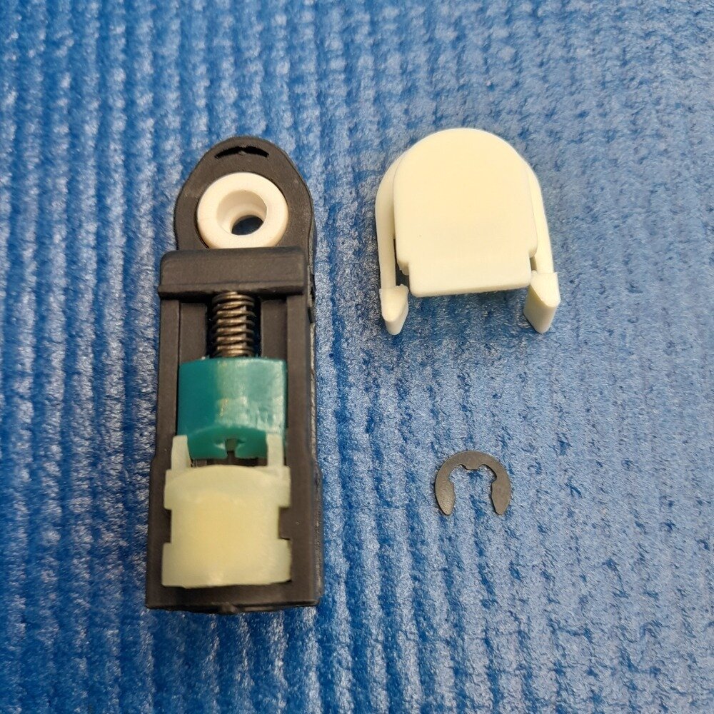 Втулка троса АКПП Ford Focus 2010