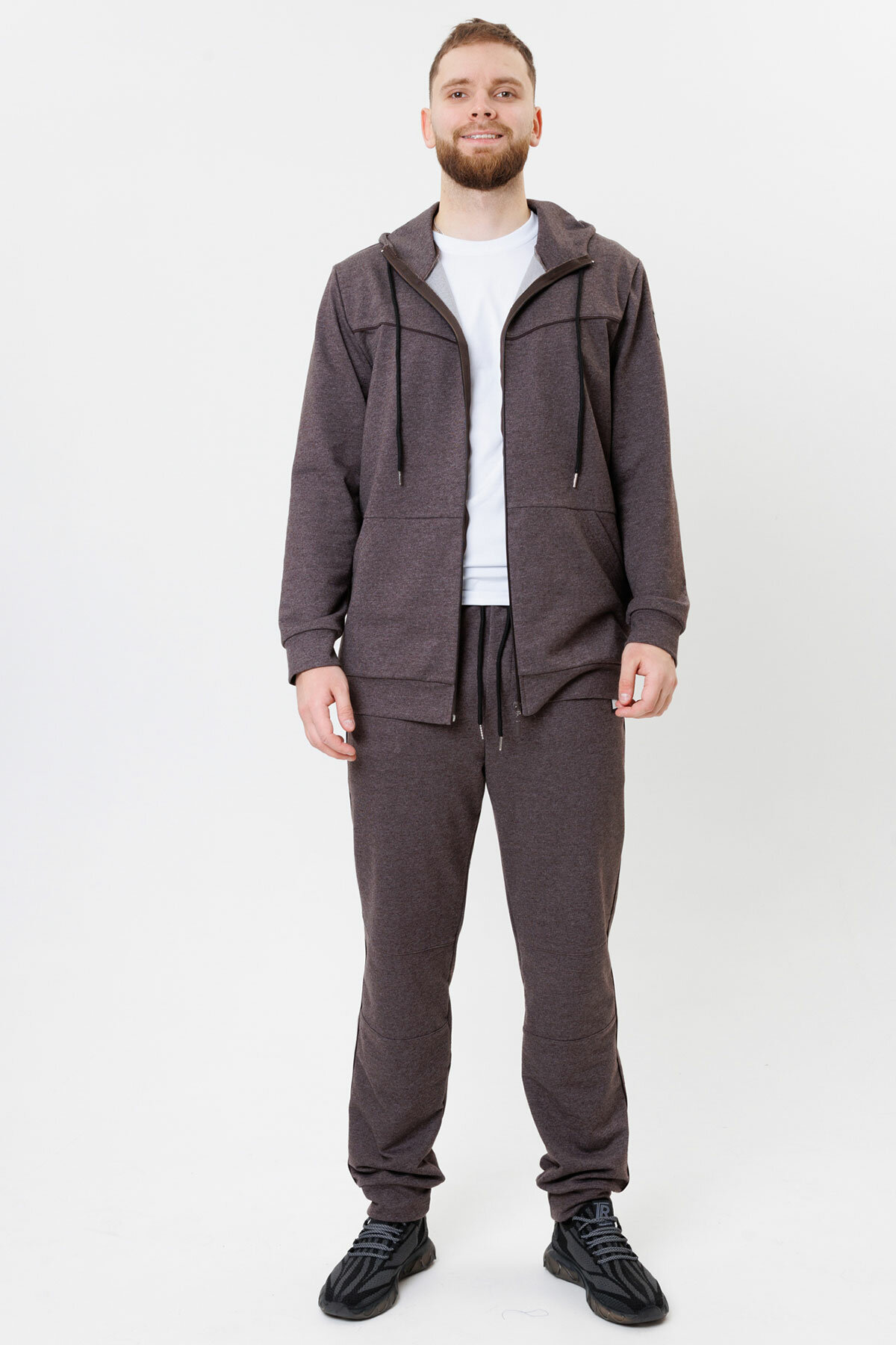 Костюм спортивный