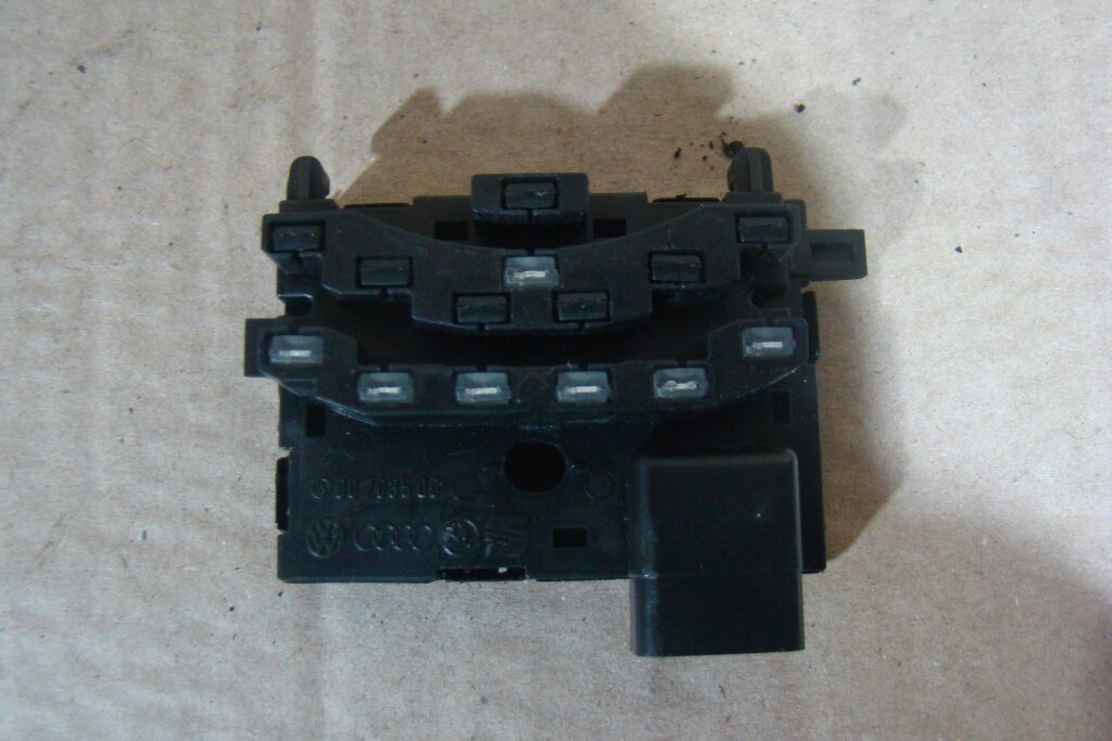 VW Golf 5 Датчик AIR BAG боковой 1K0955557A