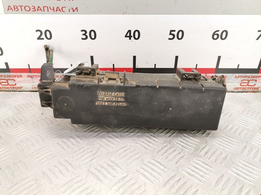 Блок предохранителей Jeep Cherokee 3 56047191AD арт. 1009466