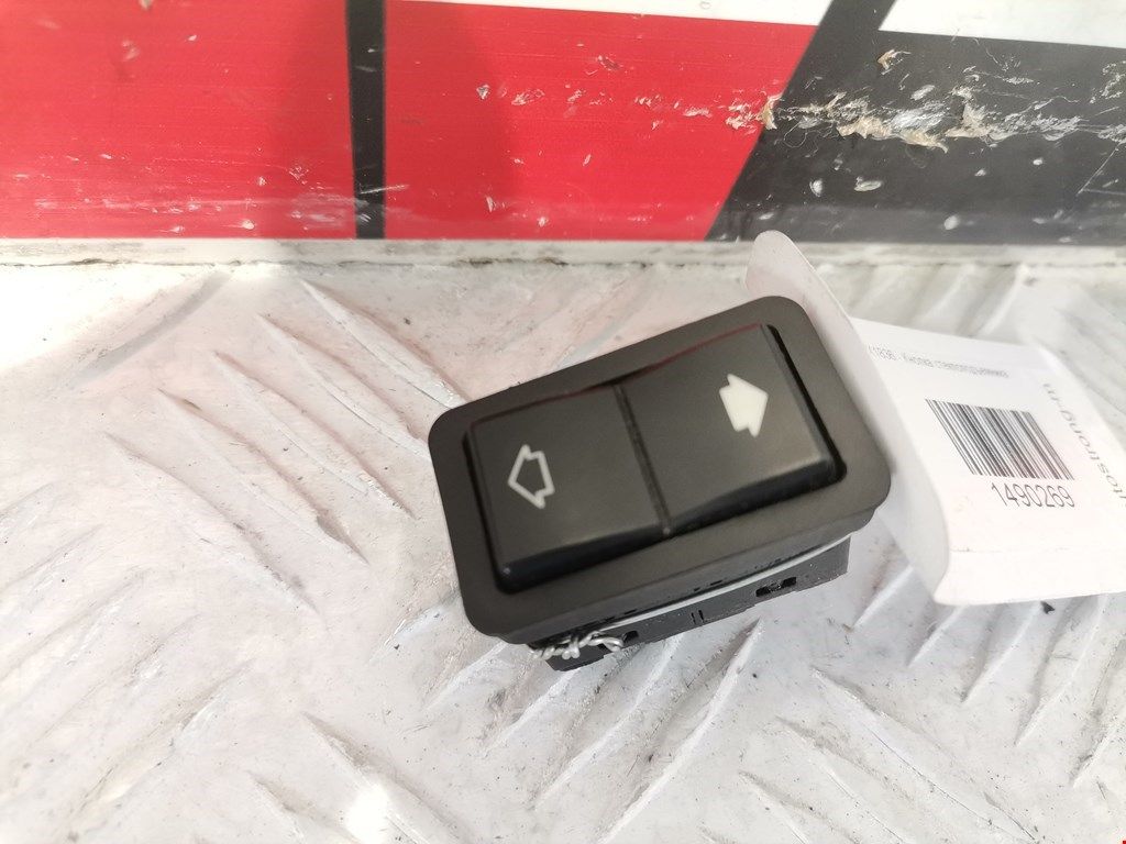 Кнопка стеклоподъемника / 1490269 8368974 61318368974 для BMW 5-Series (E39) (с пробегом)