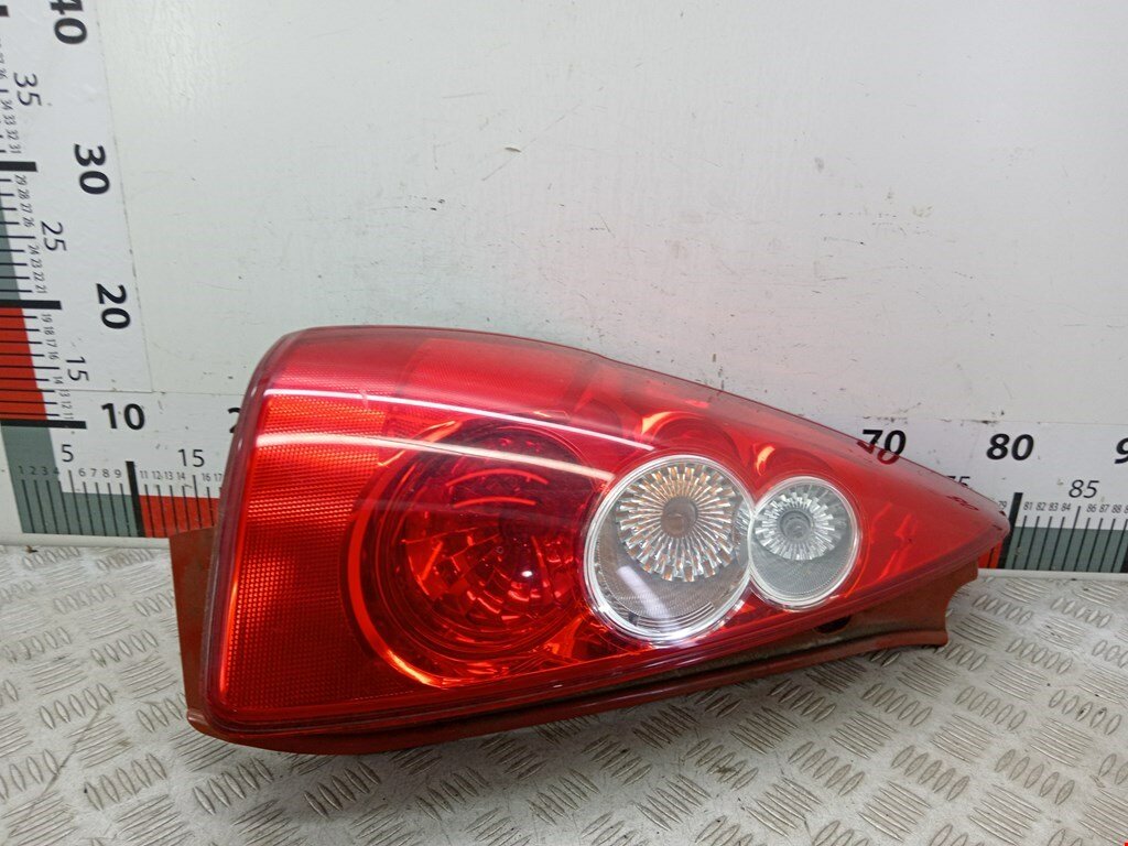 Фонарь задний левый Mazda 5 CR C23551160E арт. 2172801