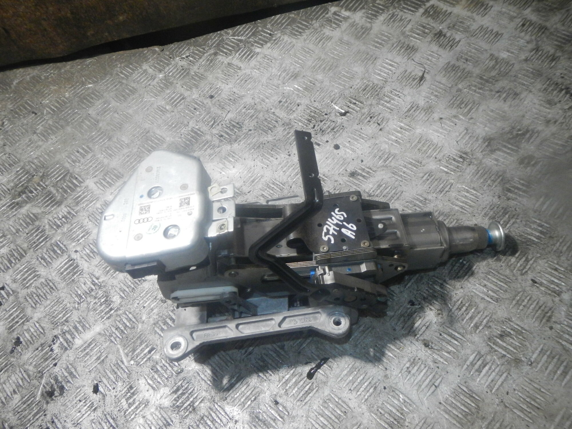 Б/У Колонка рулевая, Audi (Ауди)-A6 (C6) (05-11) AUDI A6 (C6) (05-11) Без видимых повреждений. 571465 VAG арт. 4F0419501...