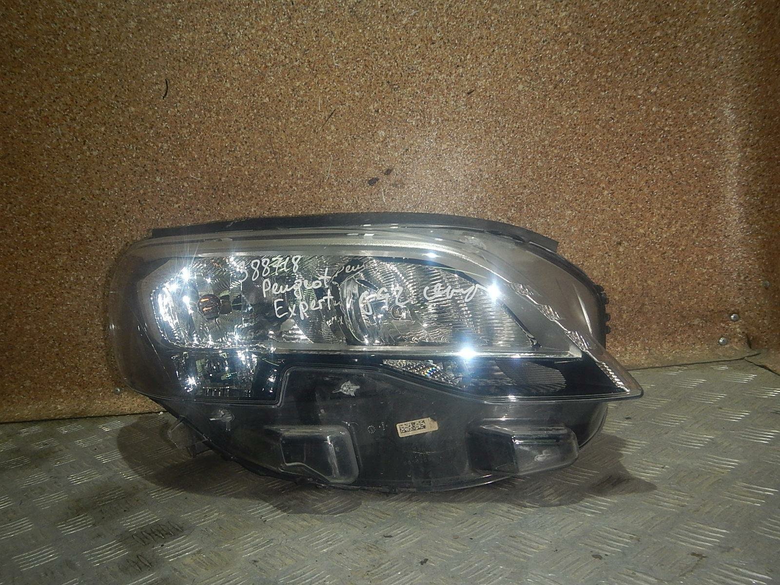 Б/У Фара правая, Peugeot (Пежо)-EXPERT (16-) PEUGEOT EXPERT (16-) Сломано все( 3 ) крепления, царапины. 388718 Peugeot-C...