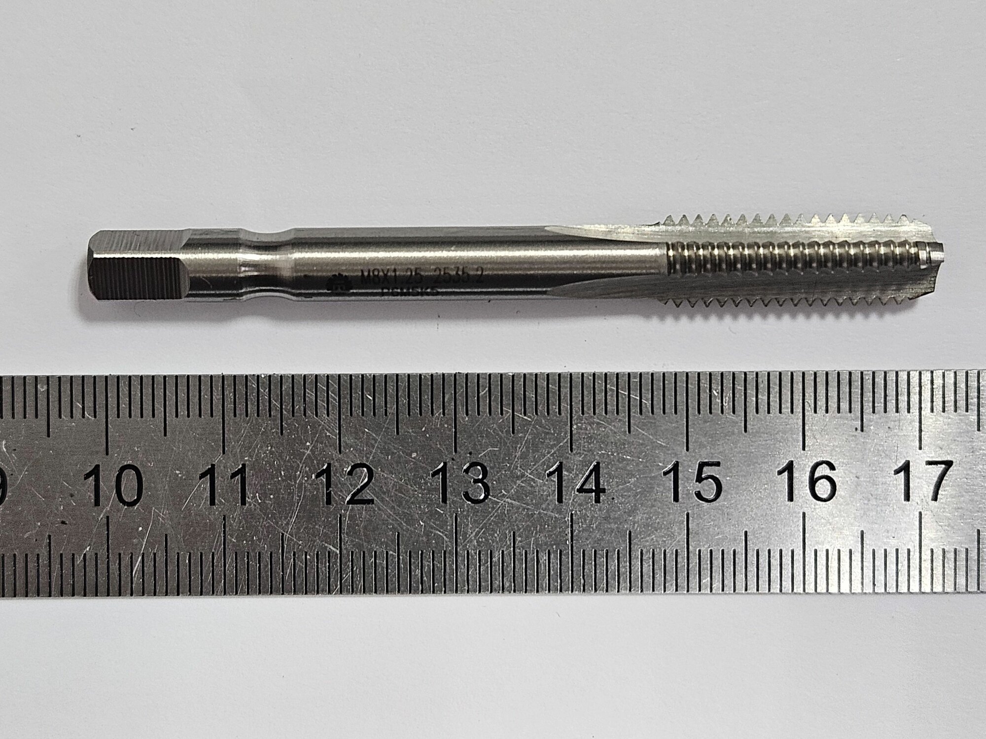 Метчик м/р М8х1,25 Р6М5К5 с кобальтом