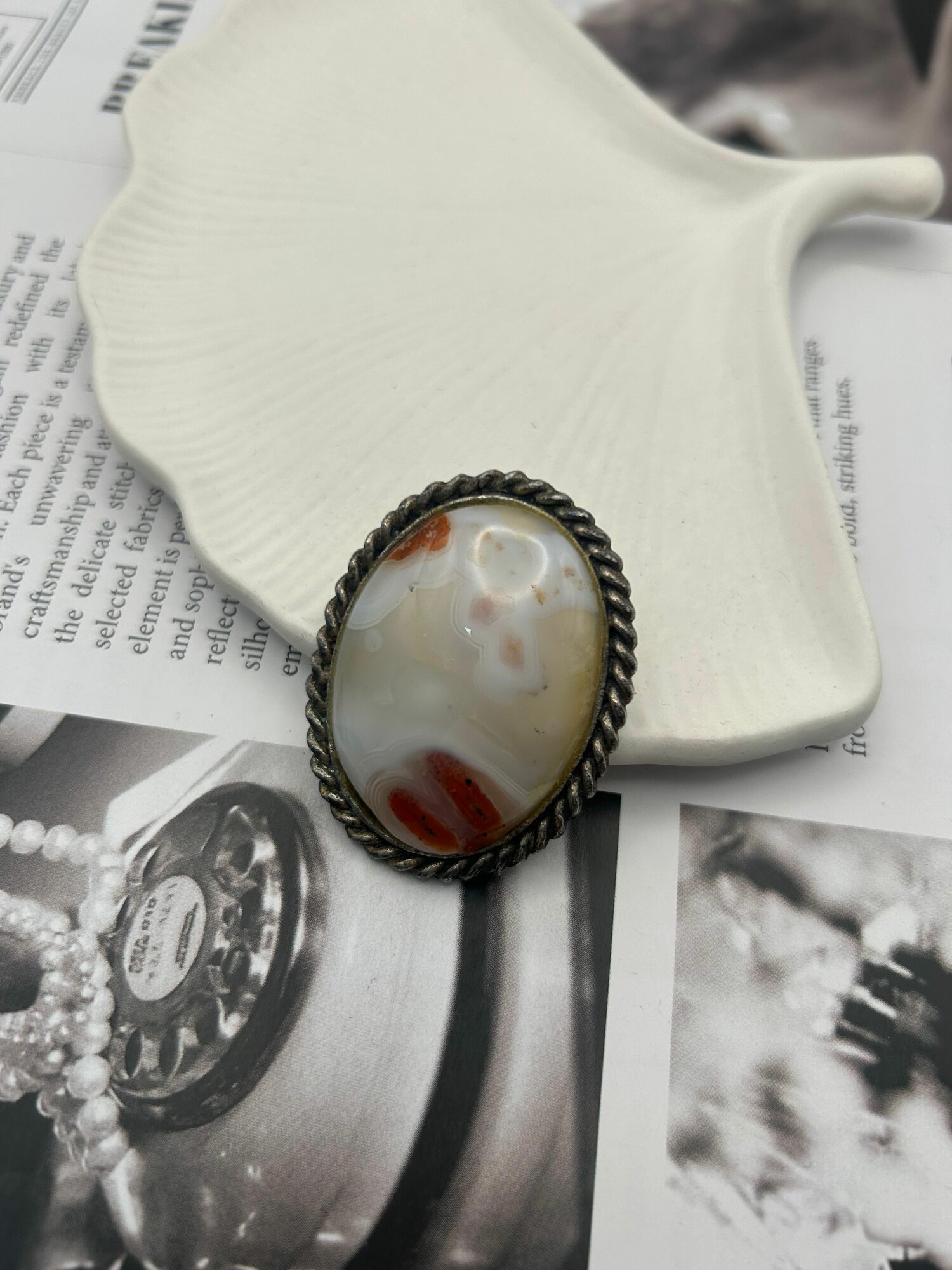 Винтажная мельхиоровая крупная брошь, пейзажный агат