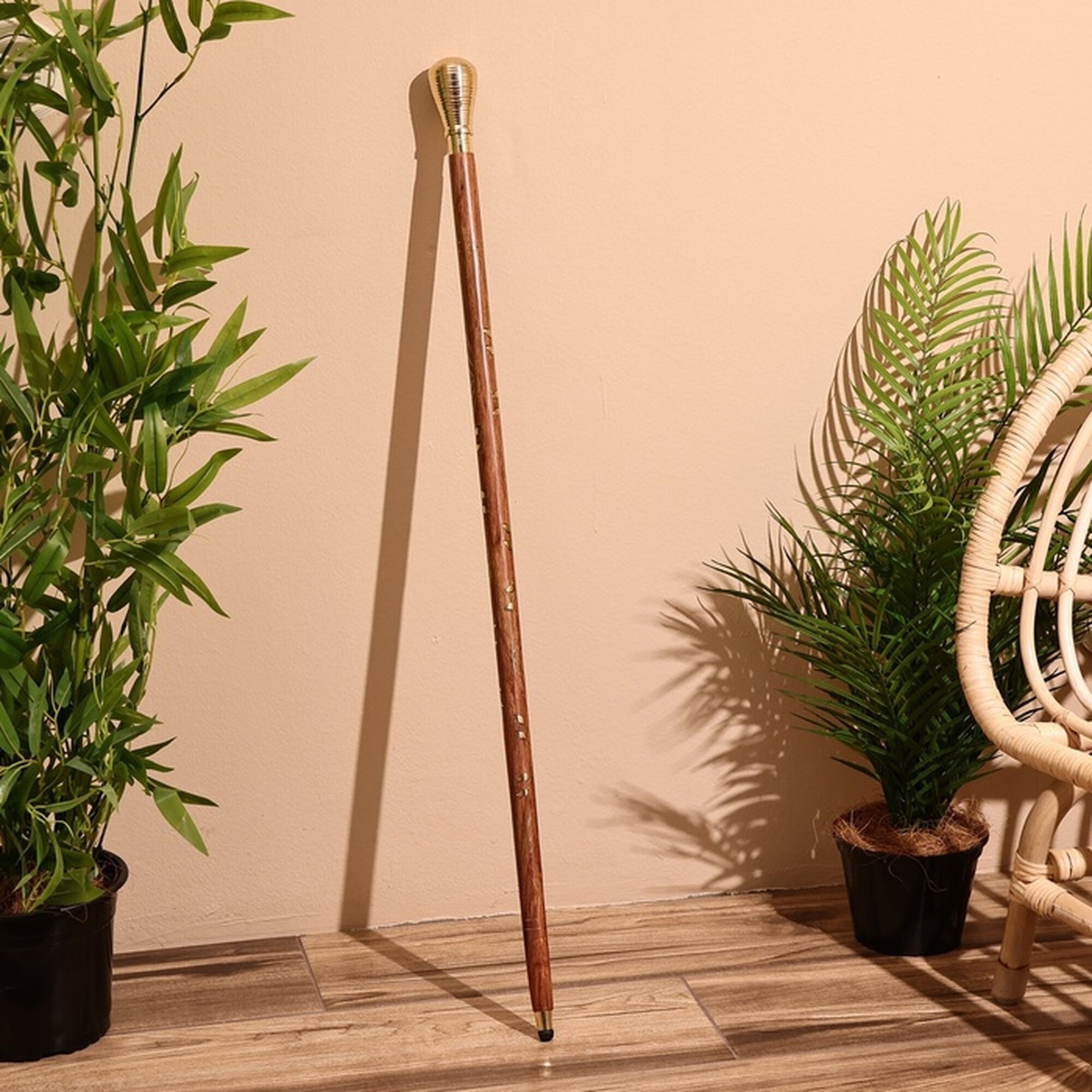 Трость Сима-ленд, дерево шишам, латунь, 94см, универсальная, золотисто-коричневая