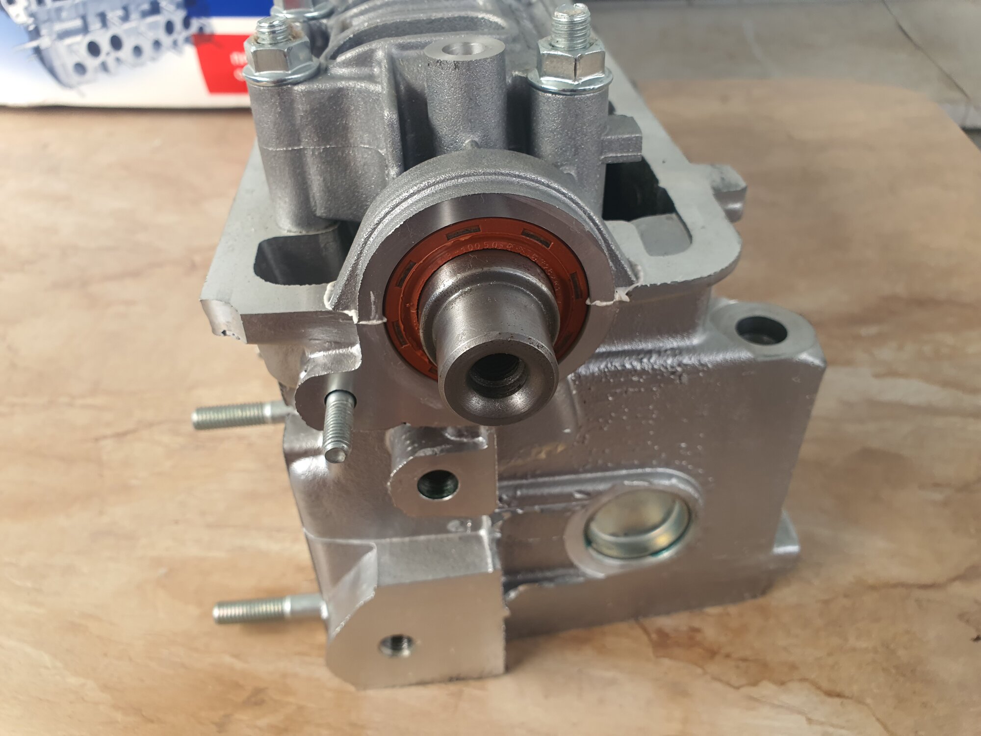 Головка Всборе Ваз Калина 1118 на Ваз 2109 2114 2108 2115 2110 2111 Калина с 8 Клапанными моторами.