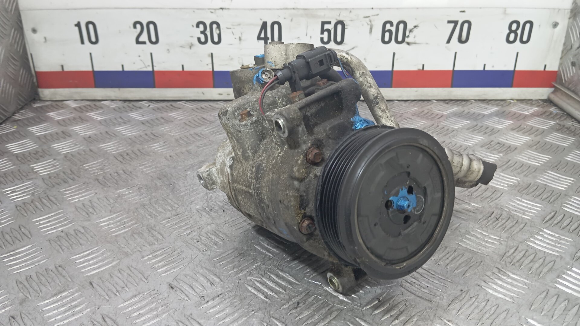 Компрессор кондиционера дизельный AUDI A6 C6, Номер 4F0260805J