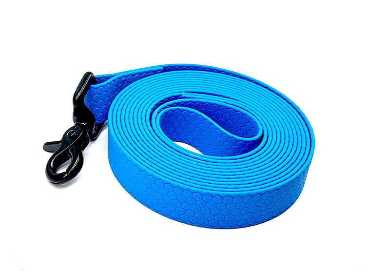 Поводок из биотана гриппи лазурно-голубой шир. 25 мм карабин черный рычажный 3 м