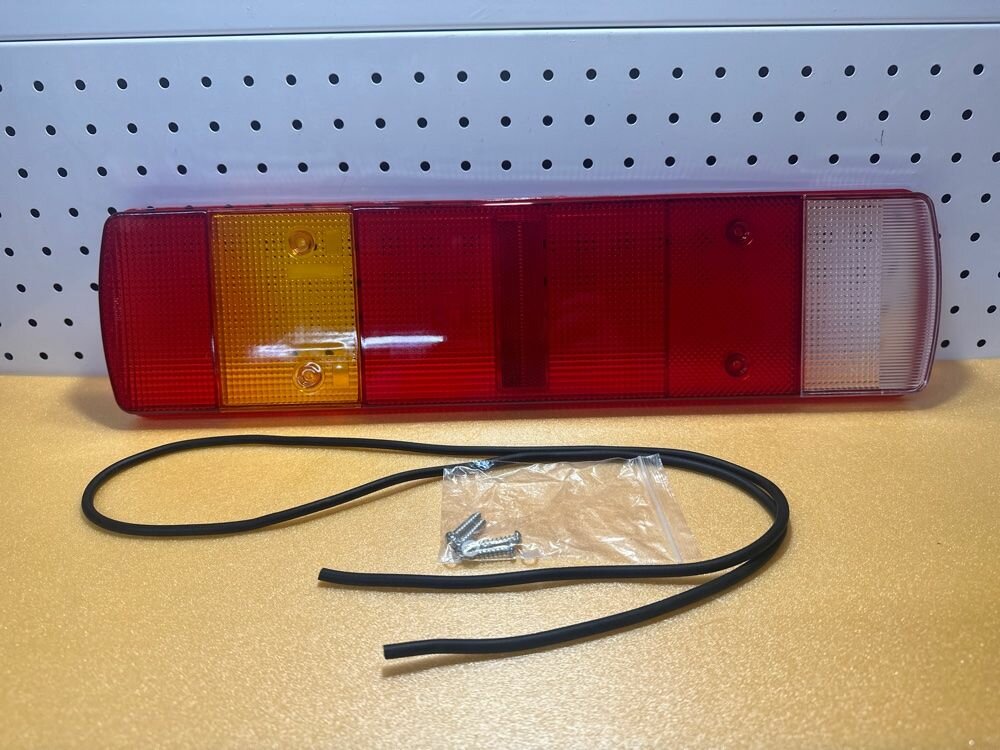 Стекло фонаря заднего SCANIA VOLVO левого и правого (скания вольво)