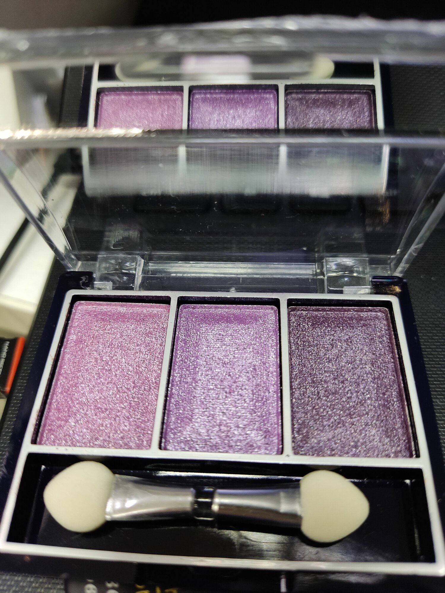 MildLook Тени для век 3 цвета палетка №12 перламутровые, с аппликатором и зеркальцем