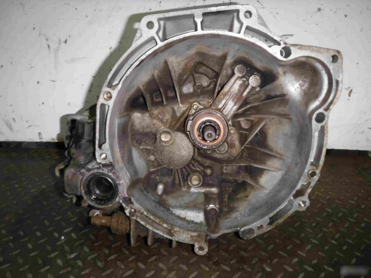 МКПП (механическая коробка переключения передач) Ford Fiesta Mk4 (1995—1999) 96WT7F096AA