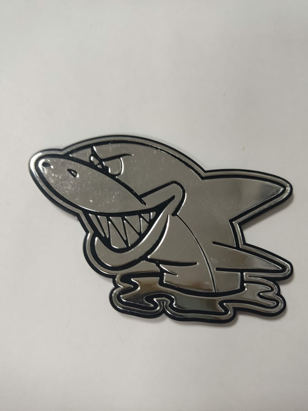 Эмблема Шильдик Акула( улыбка) 9 см