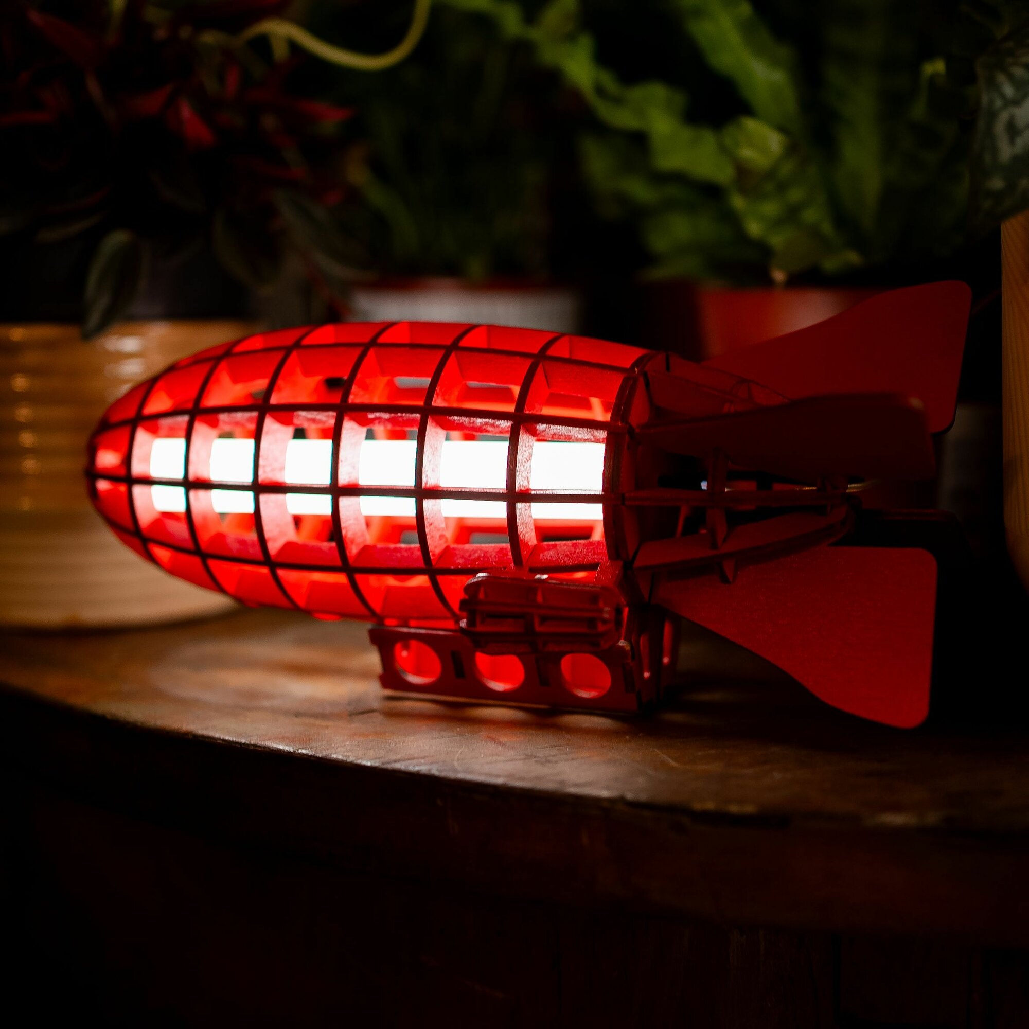 Светильник-ночник Elmarto Дирижабль, 27х12 см, красный/белый