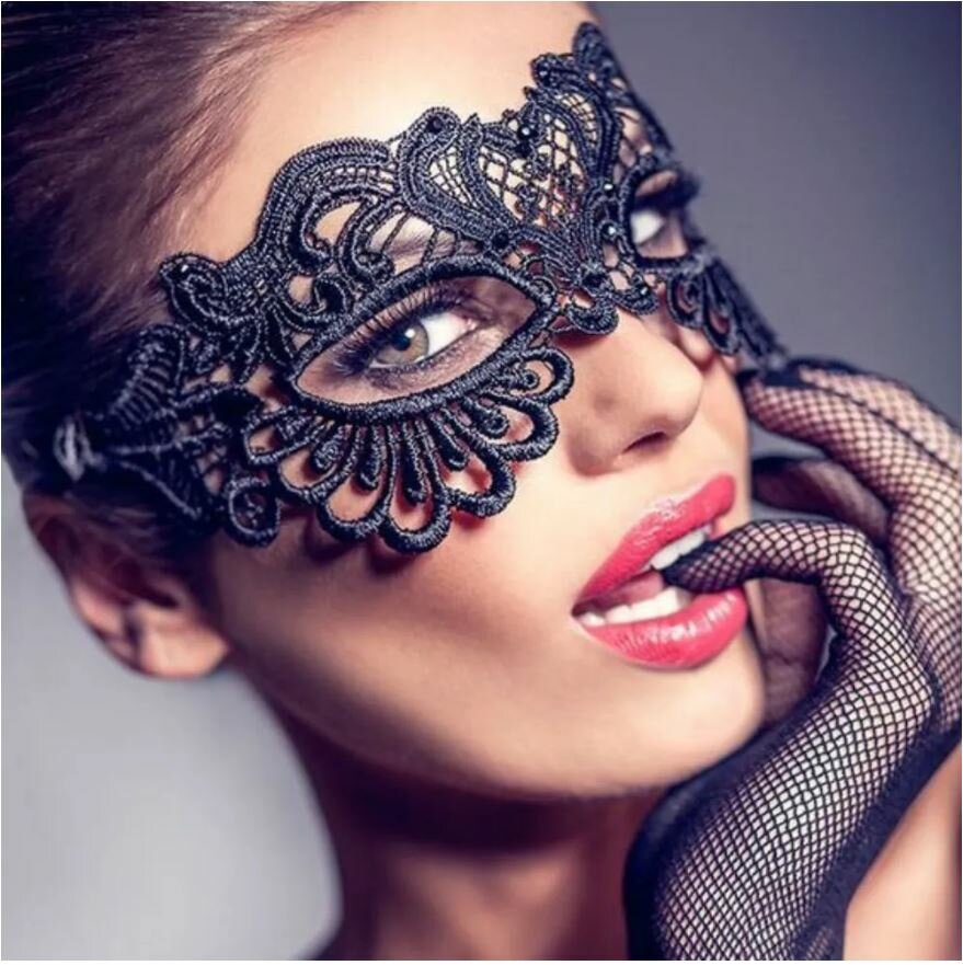 Черная ажурная маска на глаза на завязках /для эротических игр и любовных игр/ БДСМ/ Карнавальная маска