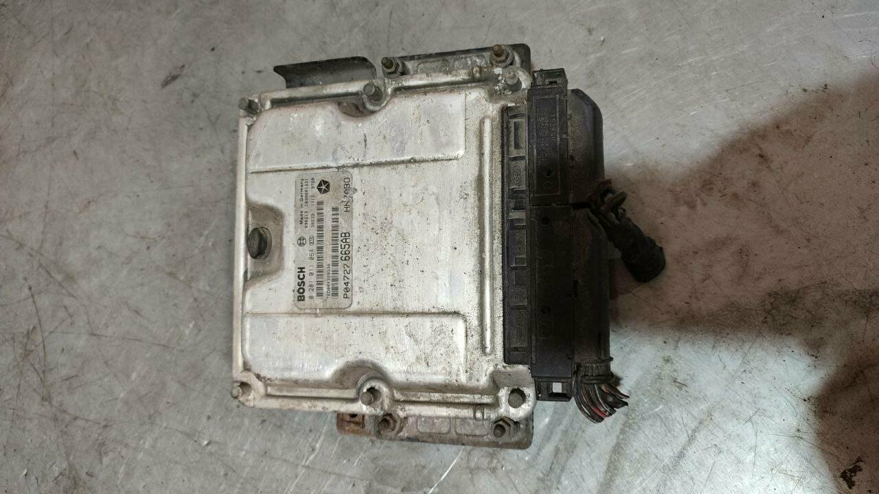 Блок управления двигателем Chrysler Voyager 4 2003 281011064