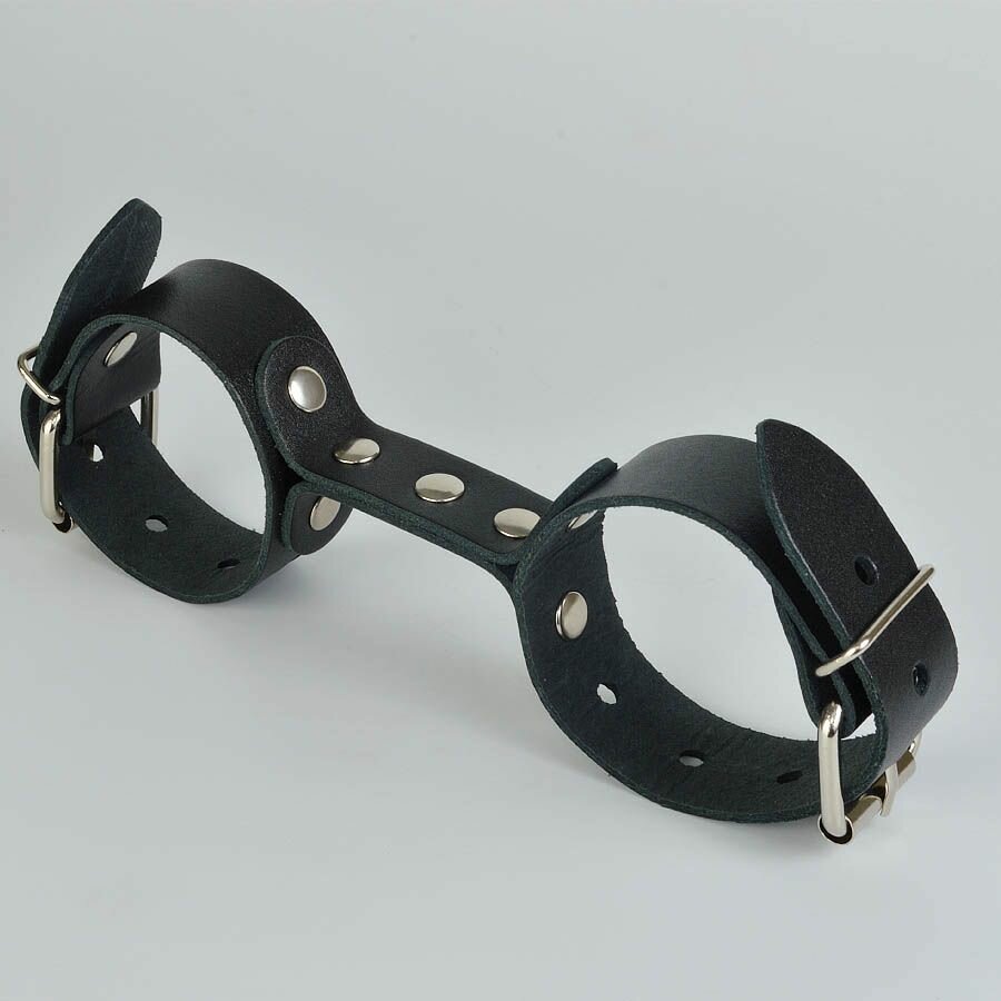 Черные кожаные наручники-фиксатор