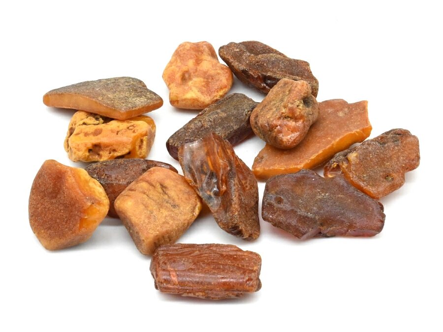 Минерал янтарь 26*20*13мм. 3-3,99г. .