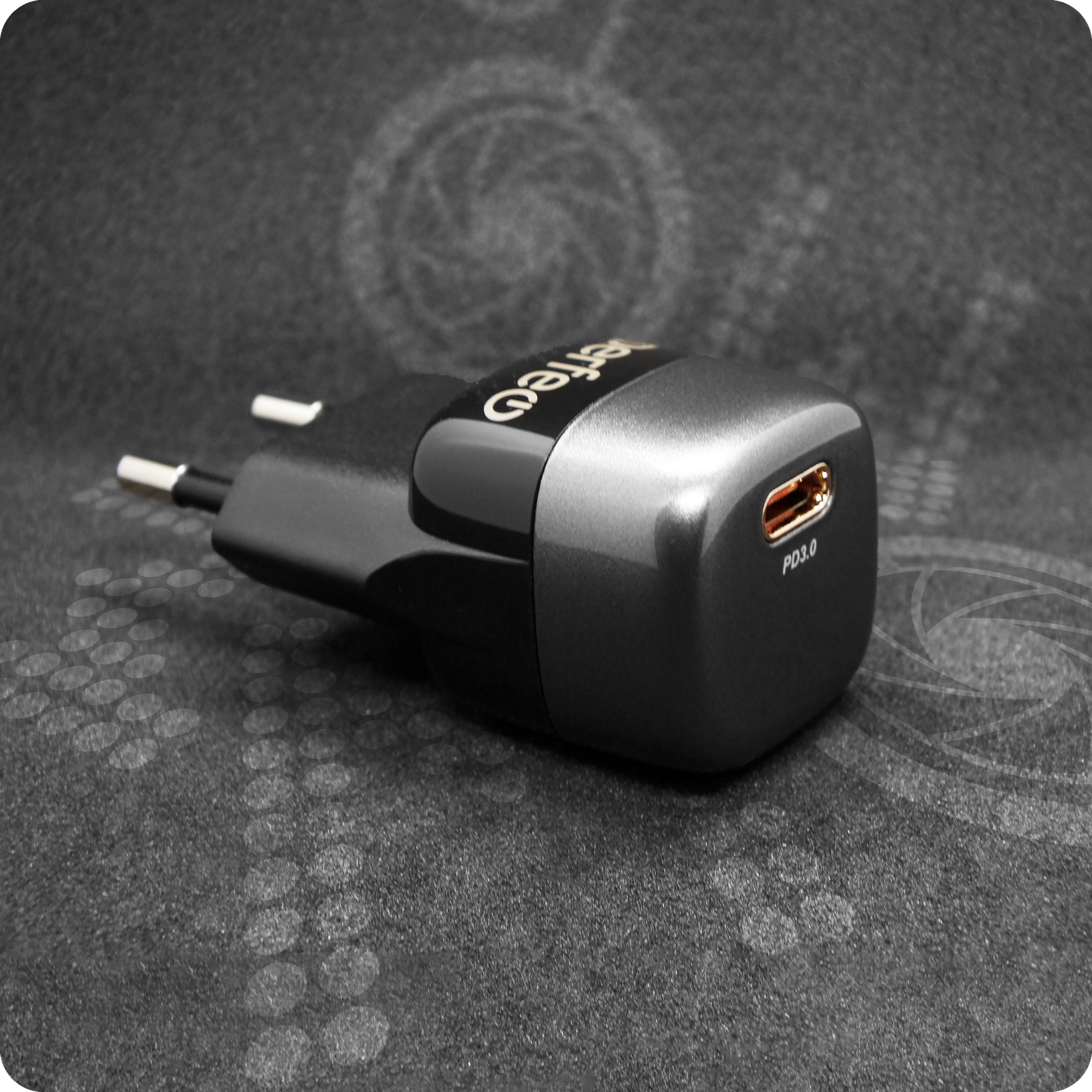 Блок питания для быстрой зарядки USB-C, PD 3.0, GaN, 1 USB порт 20Вт | Perfeo I4651 Чёрный - 1шт