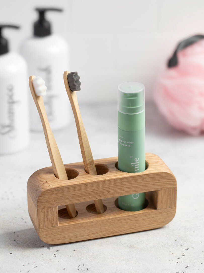 Подставка для зубных щеток Foxwoodrus, дерево, овальная, несколько отделений, золотистый цвет