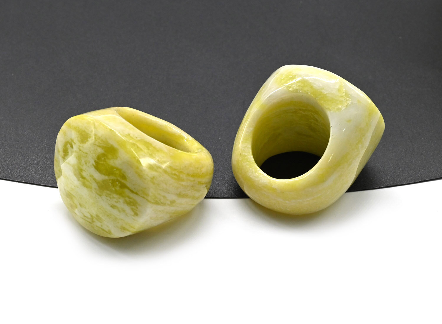 Кольцо, жадеит