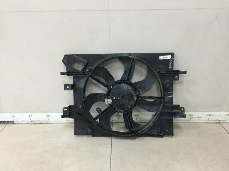 Диффузор вентилятора Renault Duster 2012 кат.номер: 214814130R