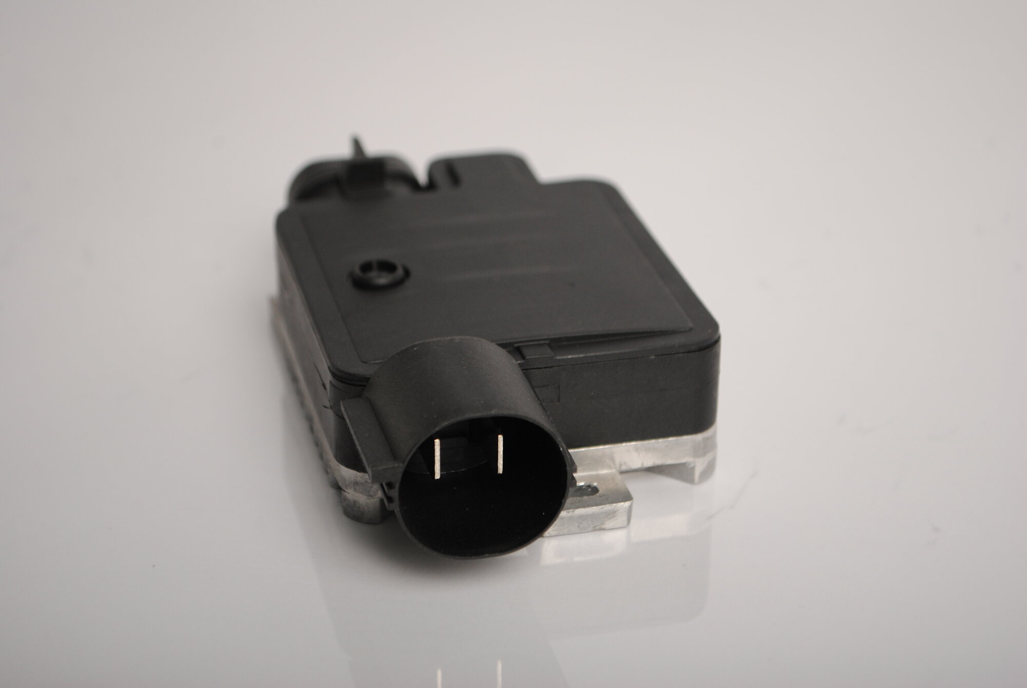 Блок управления вентилятором 940002904 Powertec Ford