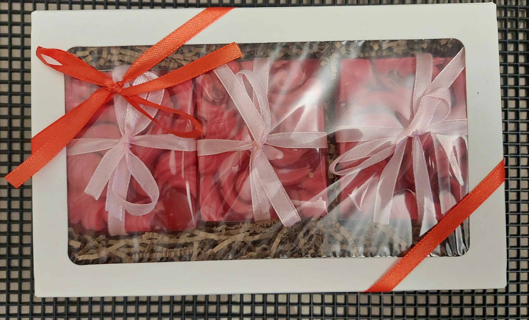 Подарочный набор мыла Премиум класса "Алые Паруса" MVL DESIGN, 3 шт, ручная работа, с ароматом дикой розы