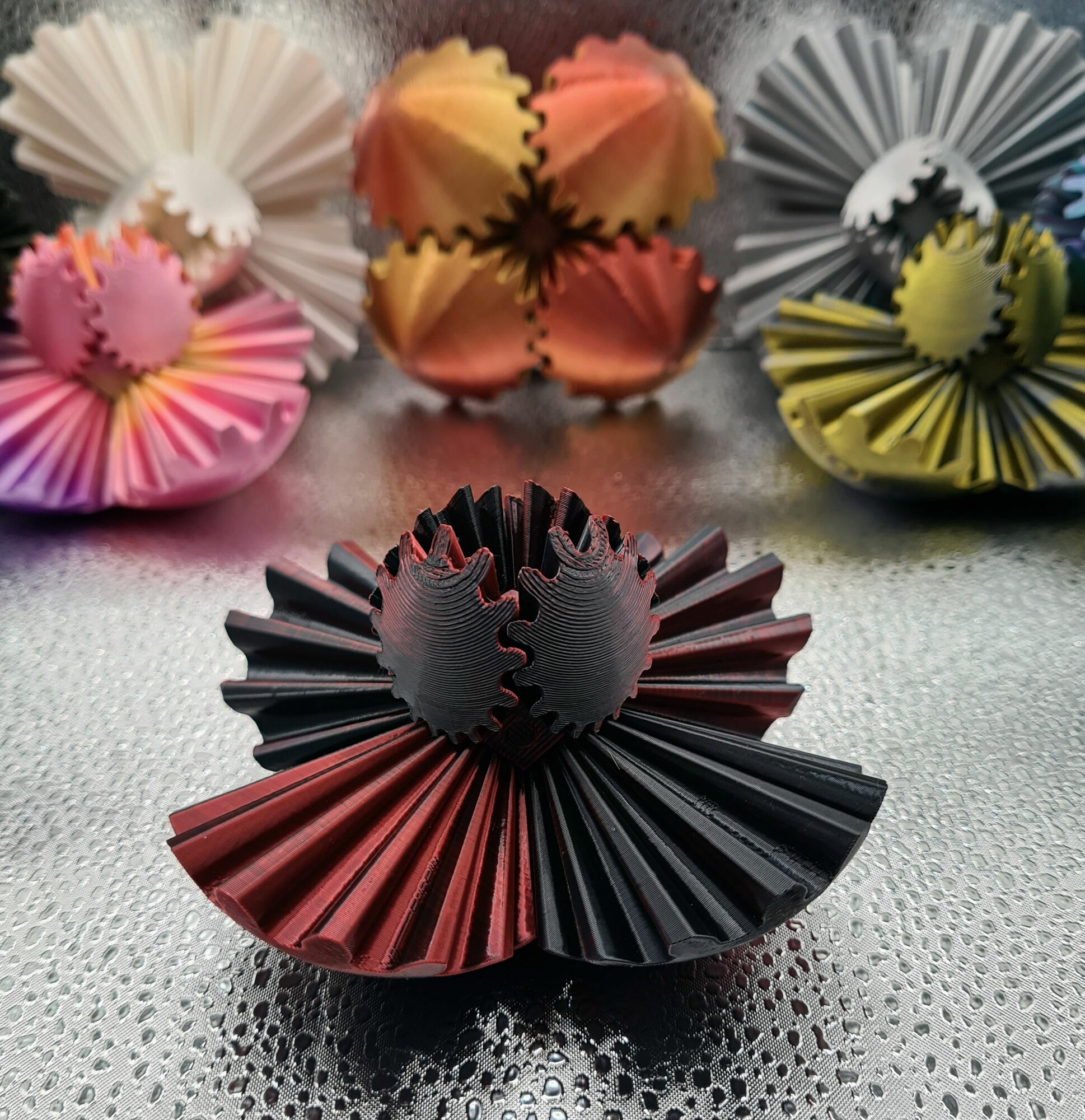 "Шар шестеренка". Игрушка антистресс. Диаметр 75мм. Цвет "Гранатово-темный".