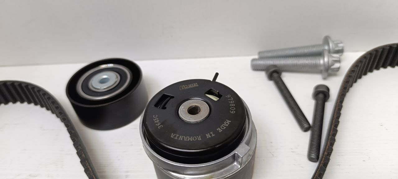 Комплект ремня ГРМ CONTITECH CT1077K2