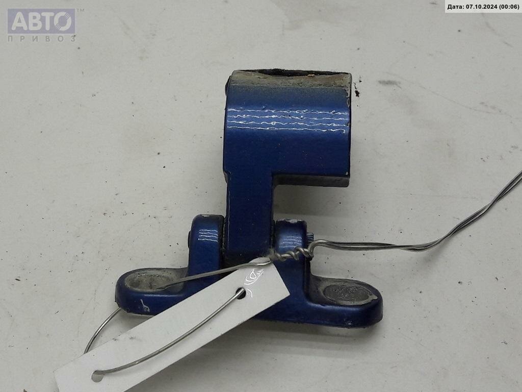 Петля крышки (двери) багажника Volkswagen Golf-3