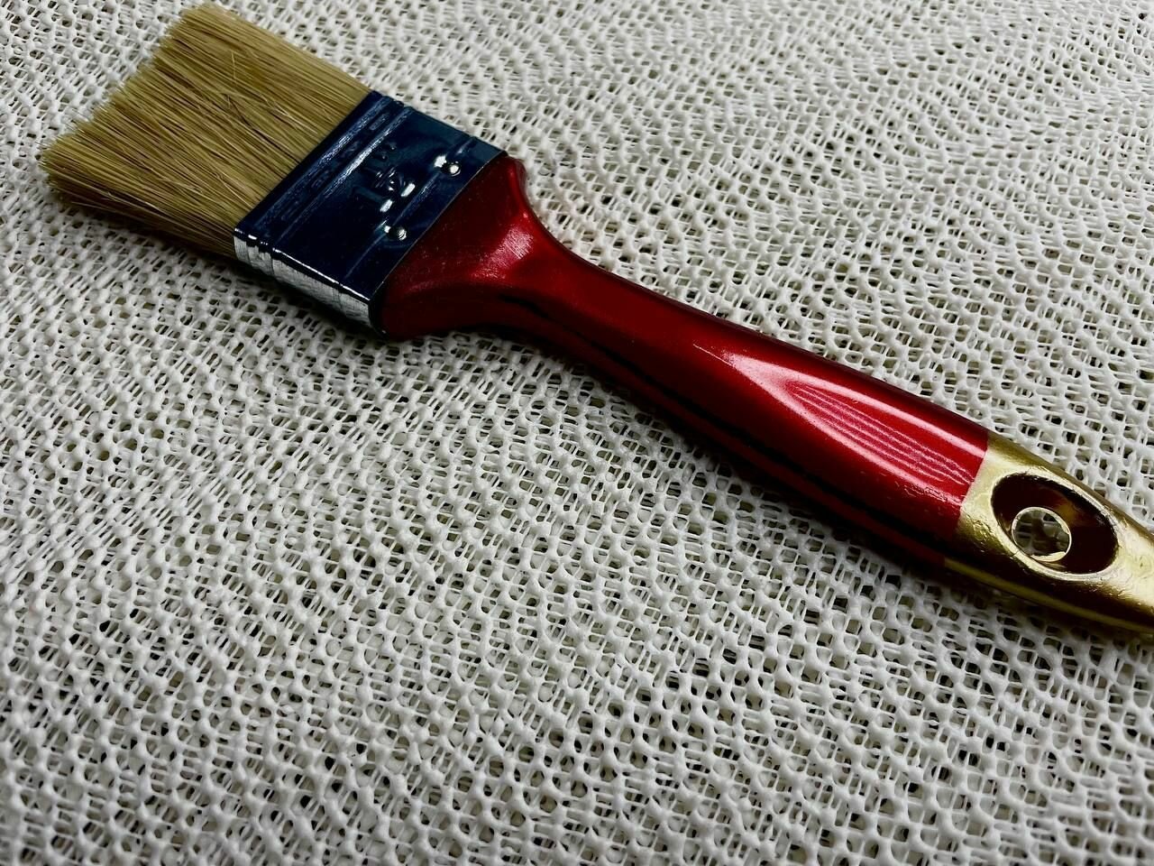 Кисть малярная, красная, плоская, натуральная щетина, пластик, 38мм