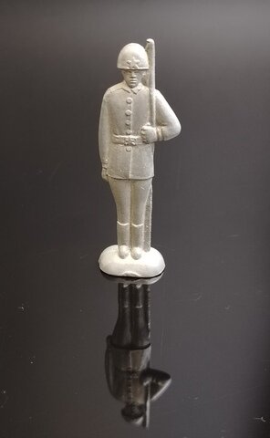 Знаменосец — оловянный солдатик СССР