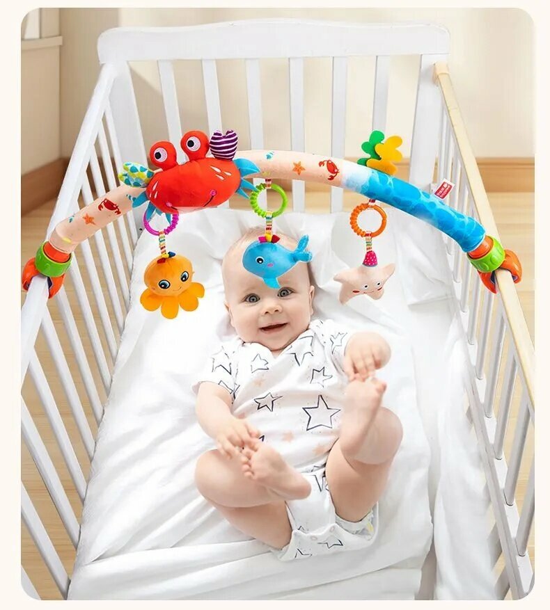 Игровая дуга с развивающими игрушками для новорожденных малышей для колясок, кроваток и стульчиков, гибкая, с шуршащими элементами, пищалкой, погремушкой
